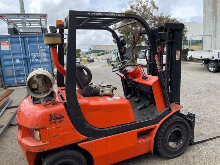 Clarke 2.5t LPG Forklift - Forklifts Direct